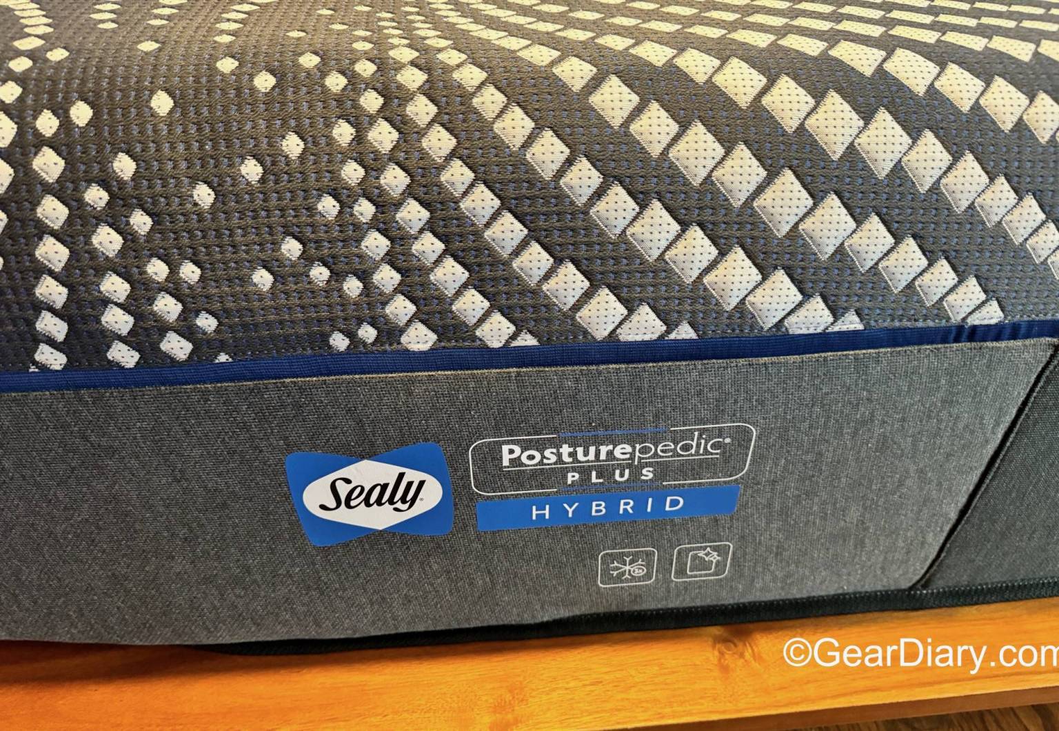 Sealy Posturepedic Plus Hybrid Review: The Mattress That Consistently ...