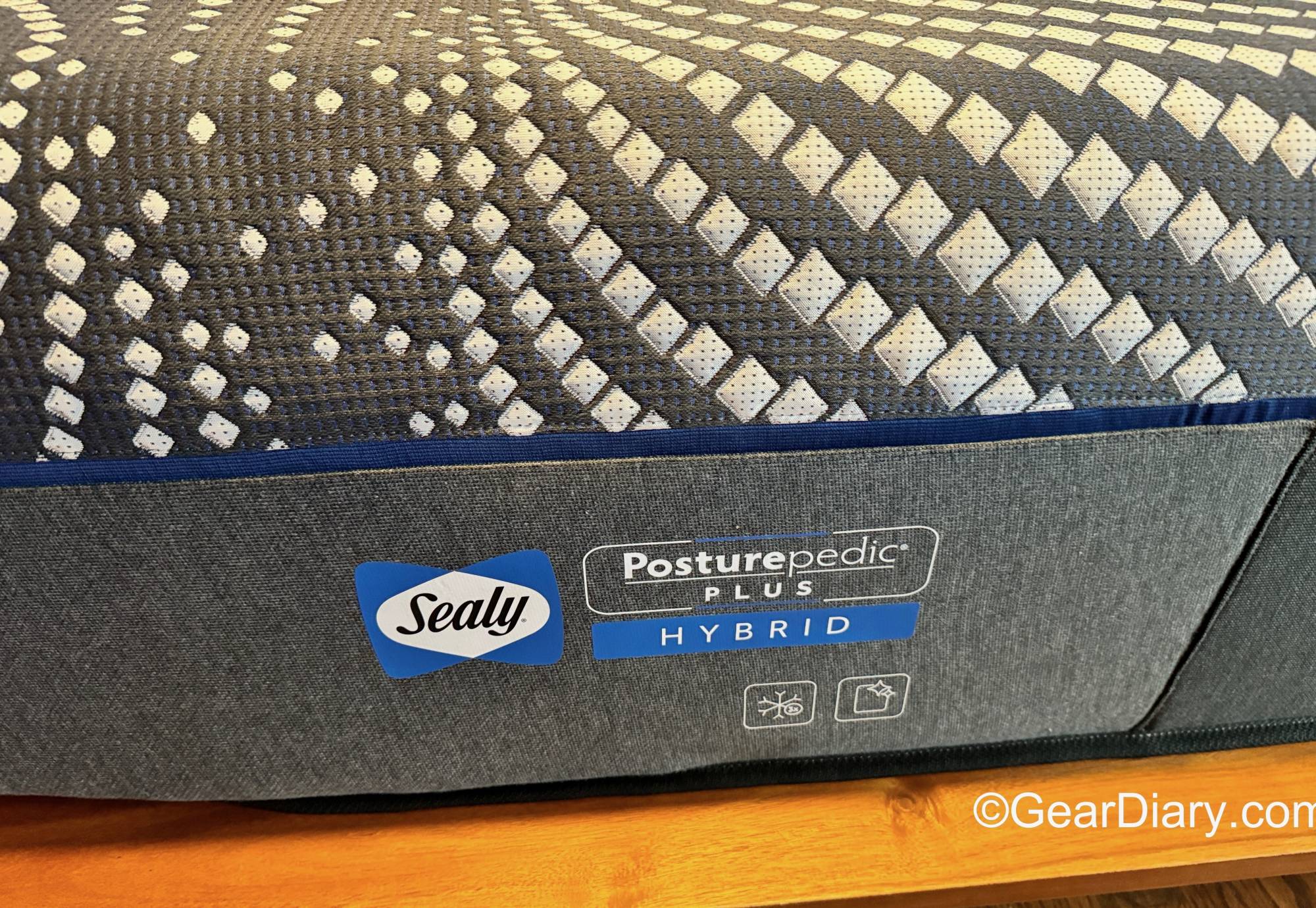 Sealy Posturepedic Plus Hybrid Review: The Mattress That Consistently ...