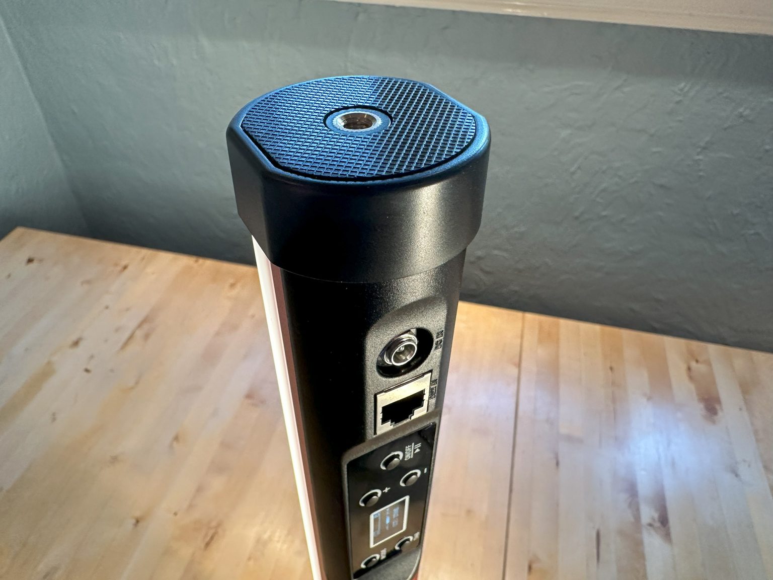 GVM-BD25R Bi-Color RGB LED Tube Light 2-Light Kit Review: Great for ...