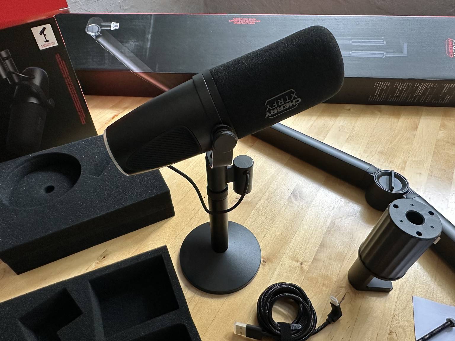 Cherry Xtrfy Ngale X Microphone and Boom Arm Review: Excellent Sound in ...