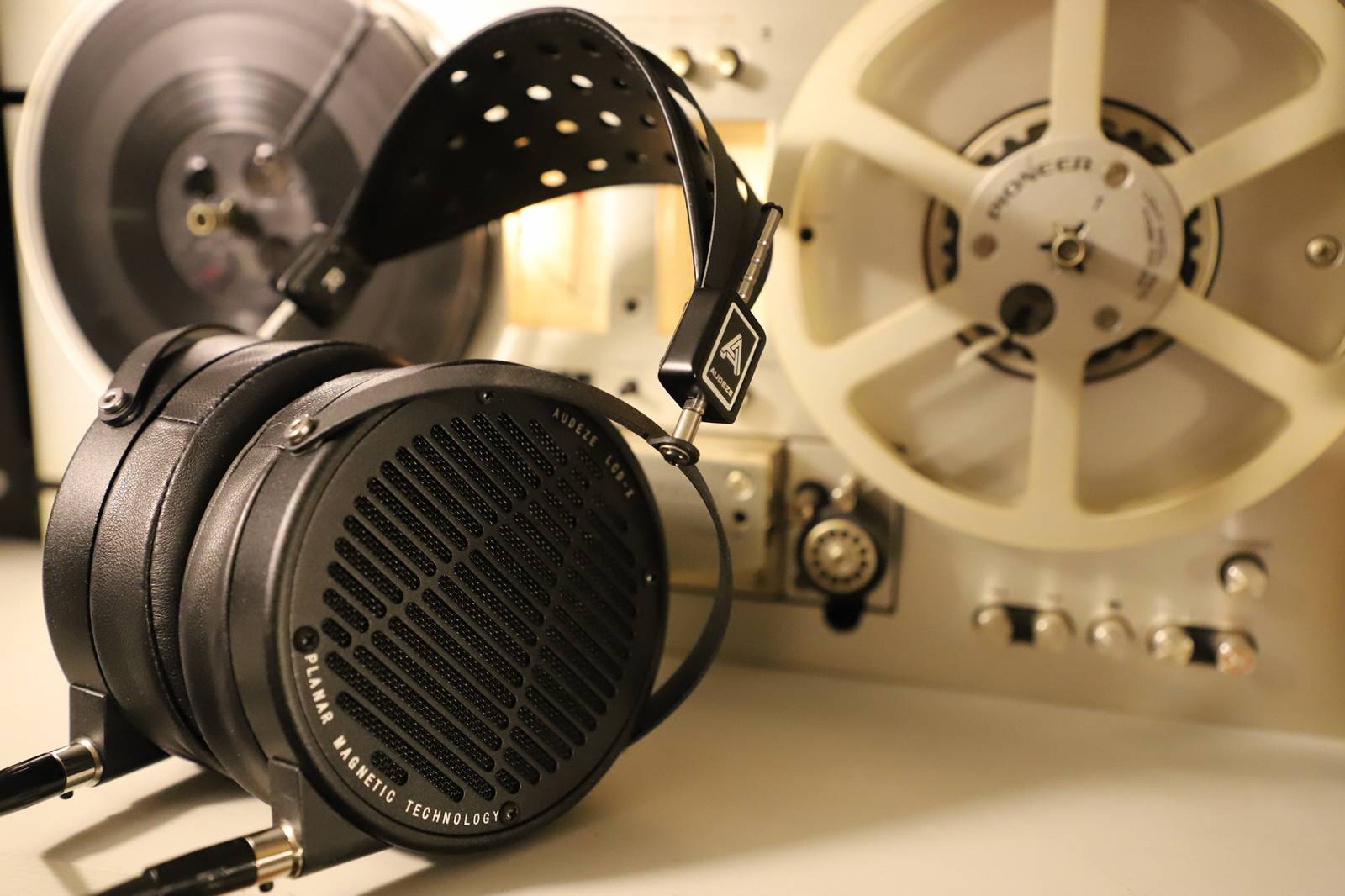 Audeze LCD-X Headphones Review: Unmatched Soundstage and Premium Audio ...