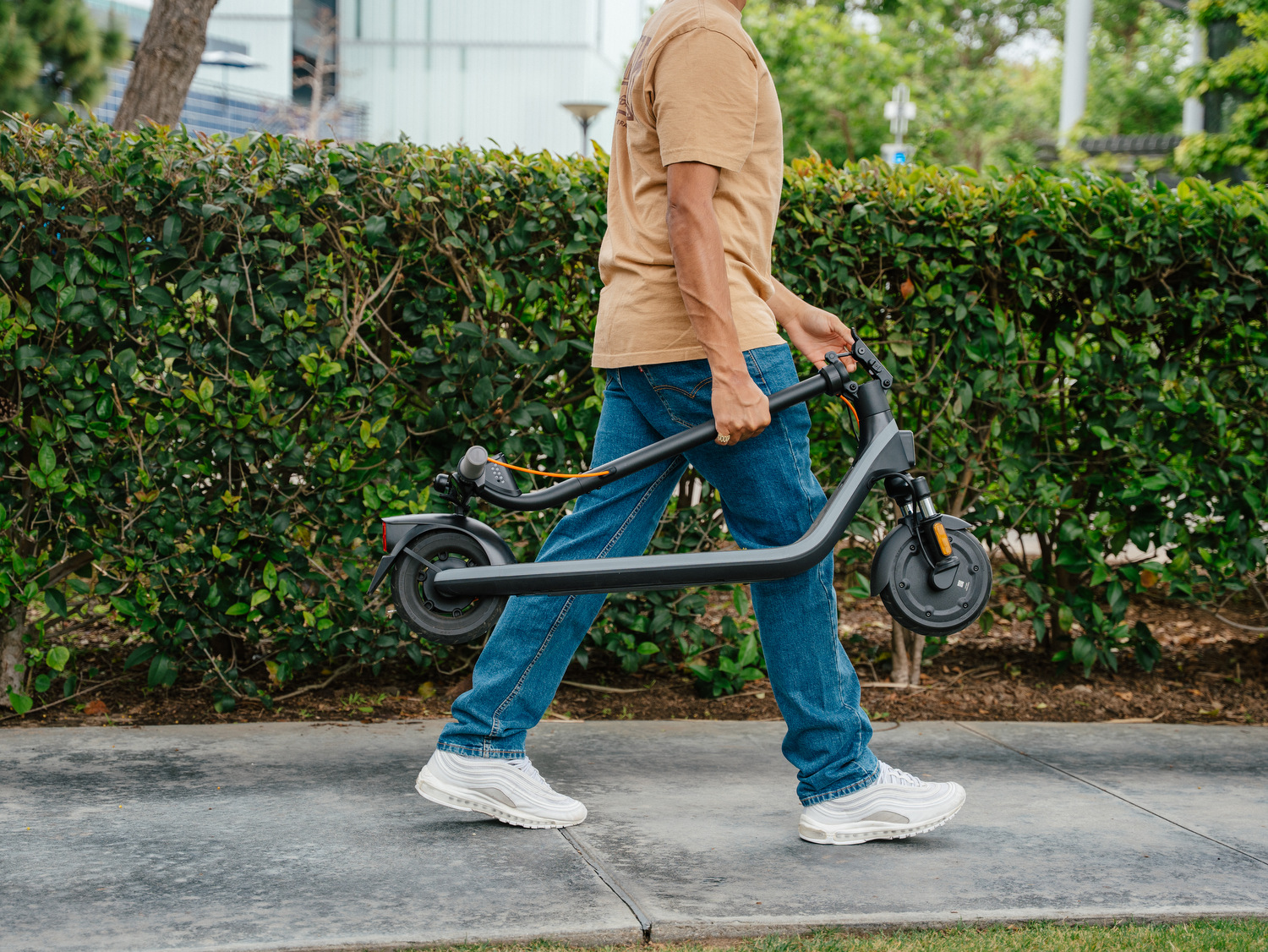 Cruise in Style, Comfort, and Confidence with the Segway E2 Plus II ...