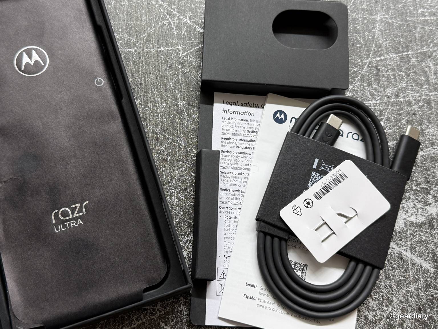 2025 Motorola Razr Ultra Review: Three Months with the Foldable Flip ...