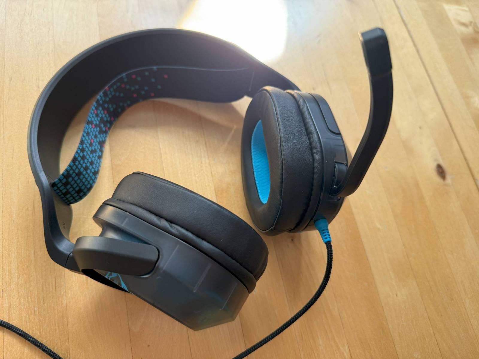 JLab x MrBeast Wired Gaming Headset Review: Solid Sound and a Decent ...