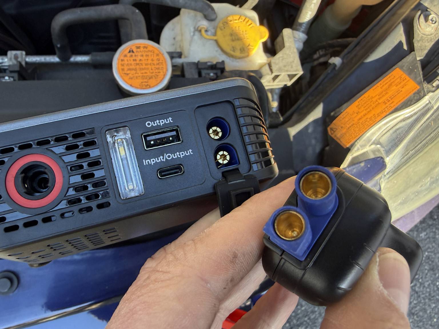 GekoGear AirFlux 300 Portable Air Pump & Jump Starter Review: Simple ...